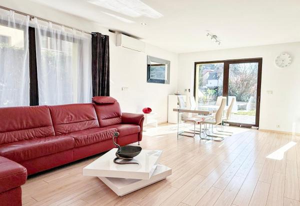 Modern House With Heated Pool, 20 Minutes From The Center Of Prague - Prag