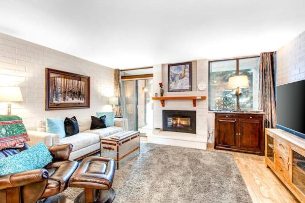 Golf Course Front Condo With Shared Outdoor Pool Hot Tub & High-speed Wifi - Park City, UT