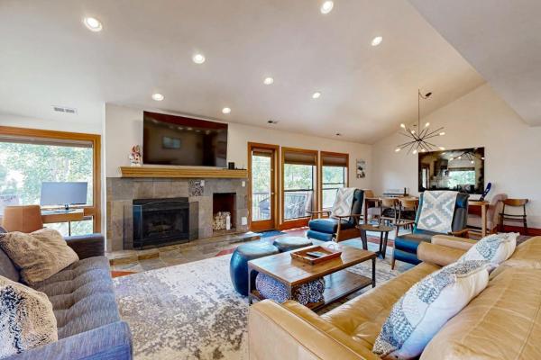 Walk To Lifts & Main St Condo With Hot Tub Heated Garage & Mountain View - Park City, UT