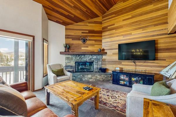 Lodge-inspired Lakeside Townhouse With Fireplace - Short Walk To Lifts - Park City, UT