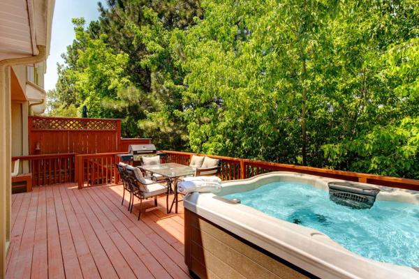 Terrific Central Location For Ski Resort Access With Private Hot Tub & Fireplace - Sandy, UT