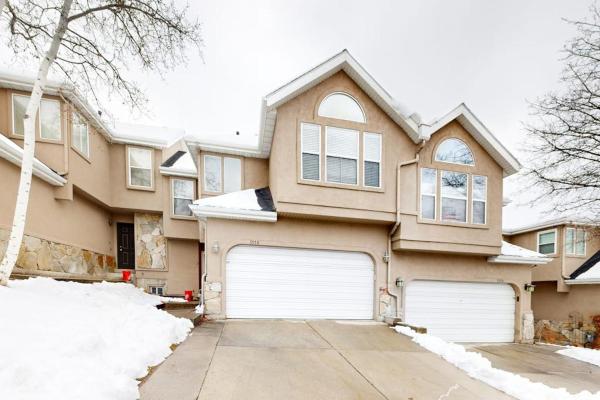 Updated Condo With Private Hot Tub Mountain Views & Gas Grill - Close To Skiing - Sandy, UT