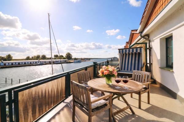 Ferienwohnung Mein Hafen Mit Yachthafenblick Terrasse Strandkorb Wlan Parkplatz - Karlshagen