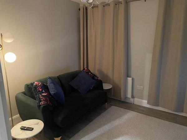Newly Renovated Apartment In Castlebar - Full Kitchen! - Castlebar
