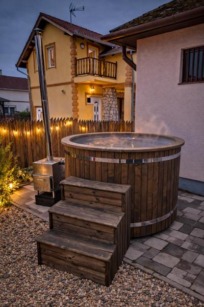 Nikolett Apartman - Ungarn