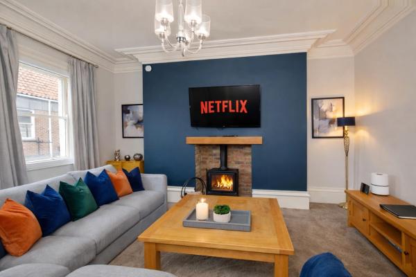 Patrick's Pool- 4 Bedroom,4 Bathroom, Most Central Luxury Townhouse! - York