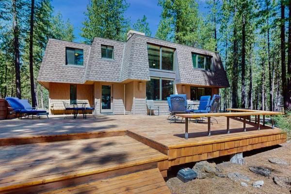 Dog-friendly Cabin With Pool Sauna Private Hot Tub & Great Deck - Hoodoo Ski Area, OR