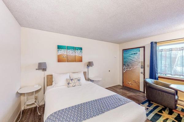 Retro Beach Experience With Fast Wifi - Walk To Downtown Shops & Eateries - Bandon, OR