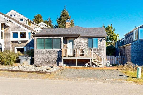 Charming Oceanfront Cottage With Wifi & Easy Beach Access - Cannon Beach, OR