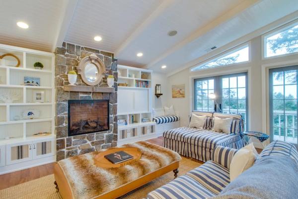 Elegant Home With Game Room Gourmet Kitchen & Deck With Ocean View - Cannon Beach, OR