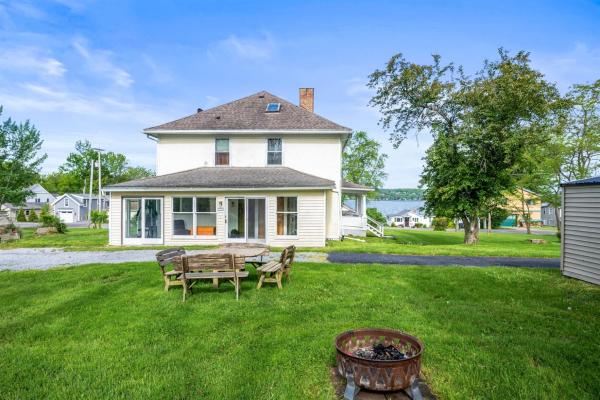 Canandaigua Lake Access Fire Pit 5 Bedrooms - Canandaigua, NY