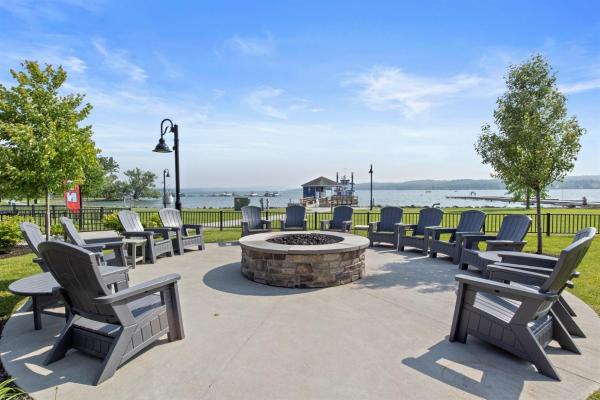 Private Condo Cdga Lake Seasonal Hot Tubpool - Canandaigua, NY