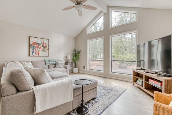 Spacious Mountain Home With Decks Firepit Grill Wood Stove W&d & Free Wifi - Oregon