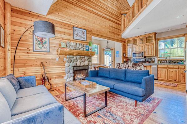 Dog-friendly Home With Pool & Tennis Access Fenced Yard Deck & Grill - Oregon