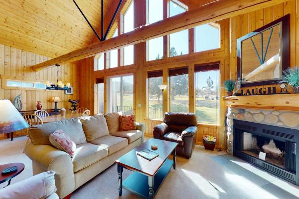 Golf Course-view Chalet With Fireplace Pools Tennis Gym Golf Volleyball - Redmond, OR