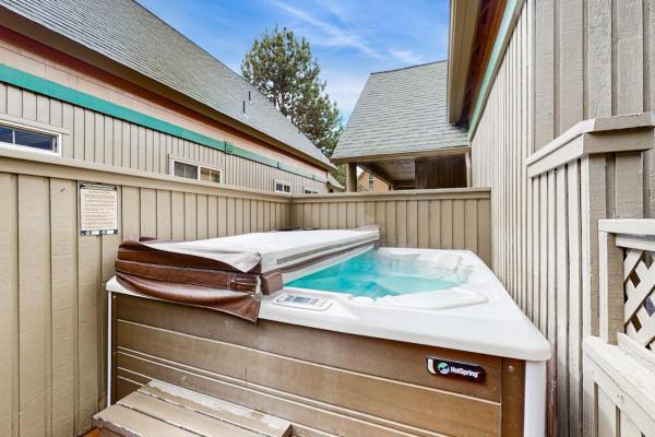 Log Decor Home With Private Hot Tub Deck & Shared Pools & Tennis - Oregon