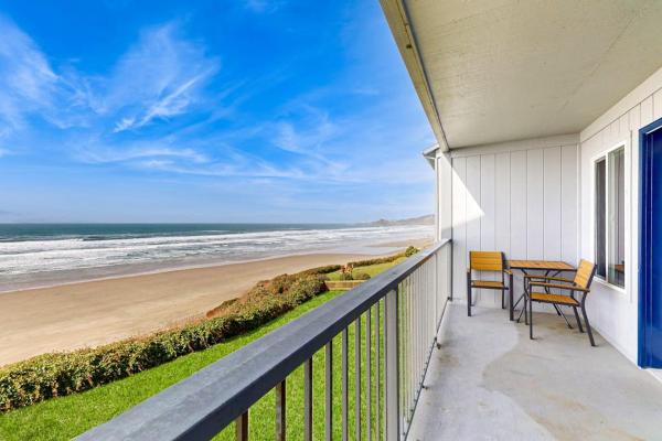 Modern Oceanfront Studio Condo On Nye Beach With Seasonal Pool - ニューポート, OR