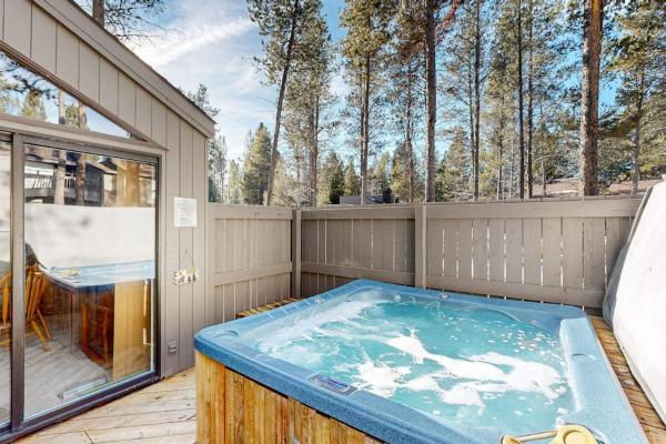 Sunriver Condo With Private Hot Tub Wifi - Sunriver, OR