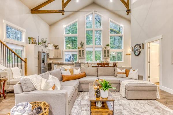 Beautiful Home With Fireplace Sauna Full Kitchen & W&d - Rhododendron, OR