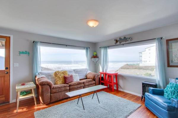 Ocean View Home With Free Wifi And Cable And A Full Kitchen - One Dog Is Welcome - Newport, OR