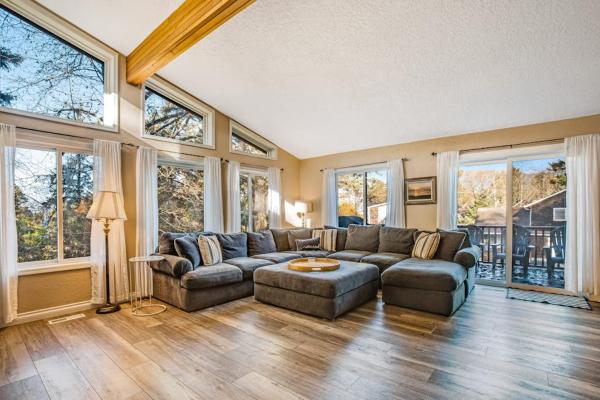 Luxe Home With Private Hot Tub Washer&dryer & Free Wifi - Short Walk To Beach - Manzanita, OR