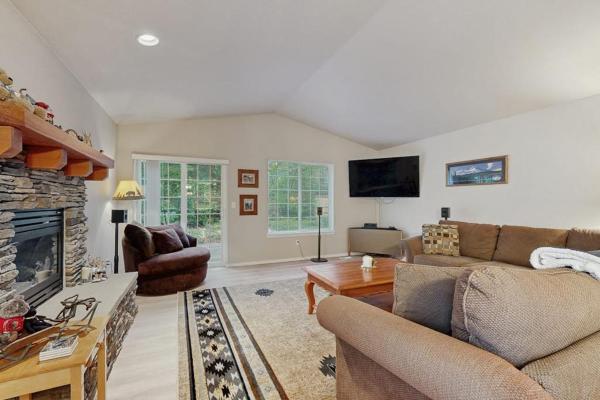 Cozy Dog-friendly Home With Fireplace Wifi Patio Shared Pool & Tennis Court - Oregon