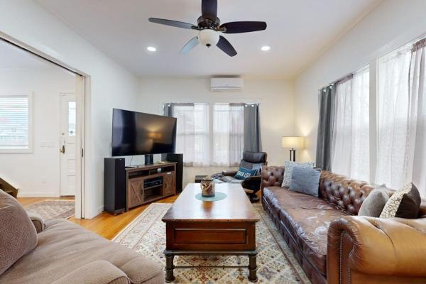 Relaxing River-view Home With Private Patio Grill Covered Balcony & W&d - Hood River, OR