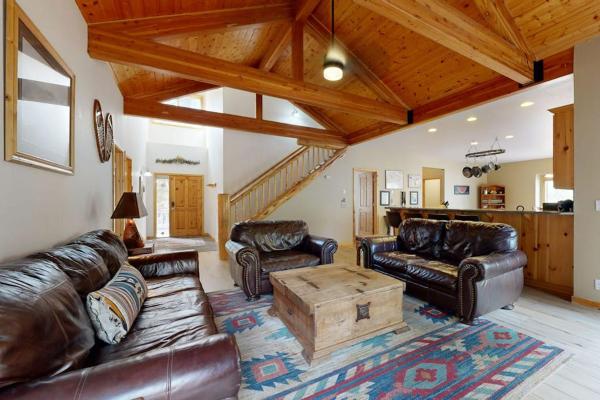 Dog-friendly Destination With Pool Private Hot Tub Fireplace & Sharc Passes - Sunriver, OR