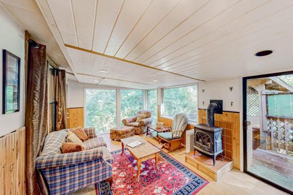 Delightful Coastal Escape With Private Hot Tub Generous Patio & Nature Views - Harris Beach State Park, Brookings