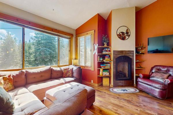 Comfortable Condo With A Loft Gas Fireplace Pool & Fitness Room At Rec Center - Lake Tahoe