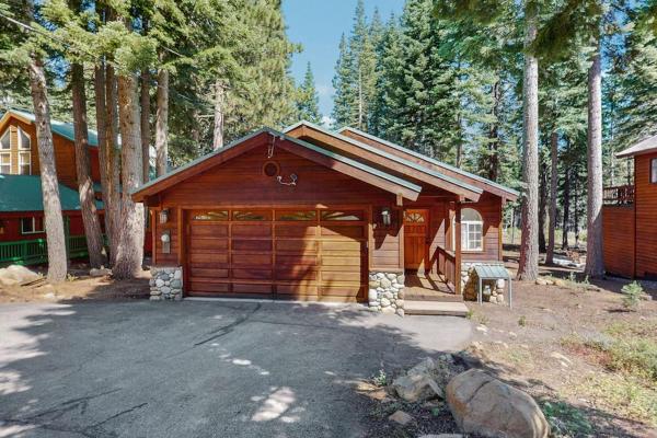 Updated Cabin With Deck Grill Washer And Dryer Access To Pool Spa - Truckee, CA