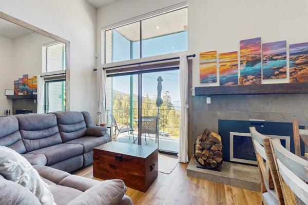 Condo With Beautiful Lake View & Close To Stage Coach Lodge - Zephyr Cove, NV