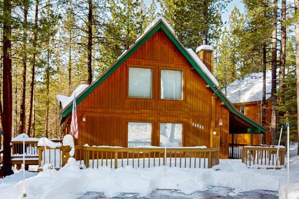 Roomy Cabin-style Home With On-site Golf & Shared Pool Hot Tub - Skiing Nearby - Lake Tahoe