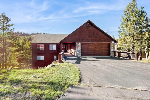 Gorgeous Mountain View & Access To A Pool Hot Tub Gym - Near Skiing - Truckee, CA