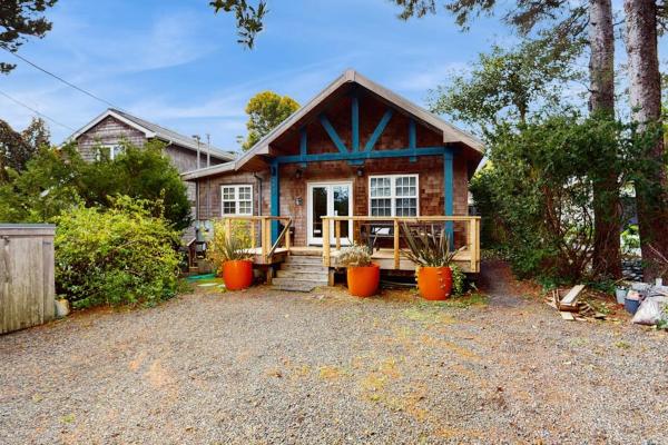 Cozy Family Friendly Cottage Near Ocean With Loft Washer&dryer And Wifi - Manzanita