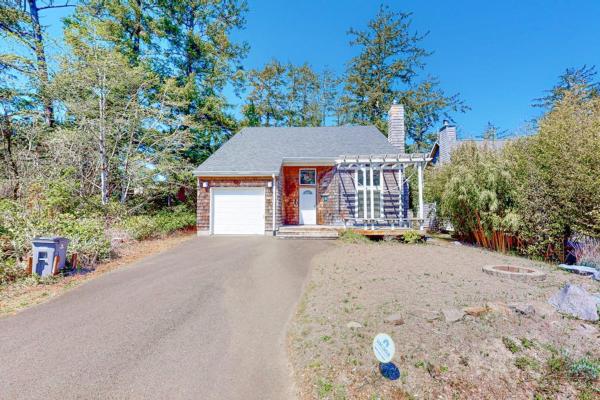 Charming Cabin With Patio Firepit Fast Wifi Full Kitchen & W&d - Manzanita, OR