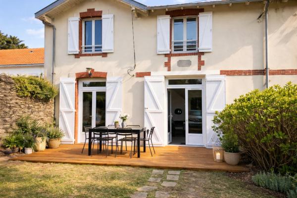 Maison Cosy à 50m Plage Avec Terrasse Ensoleillée - Saint-Michel-Chef-Chef