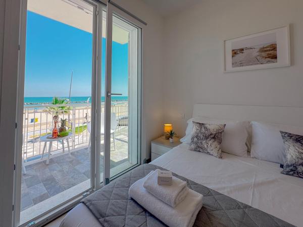 Sea-view Living | Double Space, Pure Ease By Host Hero - Civitanova Marche