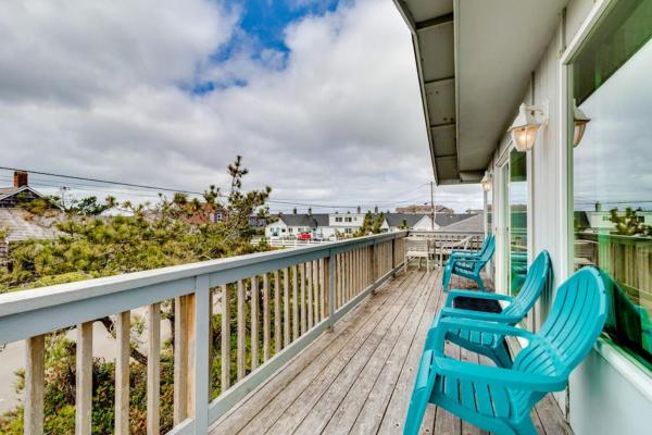 Spacious House With Entertainment Options & Very Close Beach Access - Cannon Beach, OR