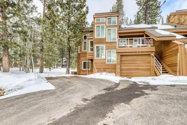 Lovely Dog-friendly Condo With Shared Pool - Close To Golf And Rec Center - Donner Lake, CA