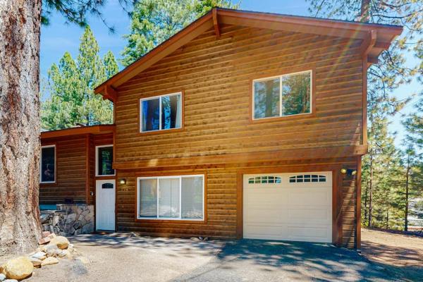 Quiet Mountain Home With Game Room & Fireplace - Near Scenic Trails & Ski Slopes - Carson City, NV