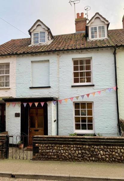 Charming Cottage And Beach Hut - Cromer