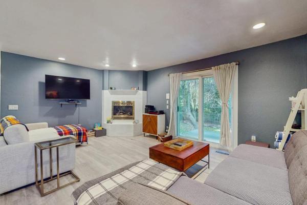 Dog-friendly Home With Hot Tub Lovely Backyard Meadow Walk To Shops & Restaurants - South Lake Tahoe, CA