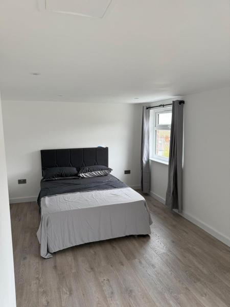 Peaceful, Bright, Comfy Doublebed Room - London, UK
