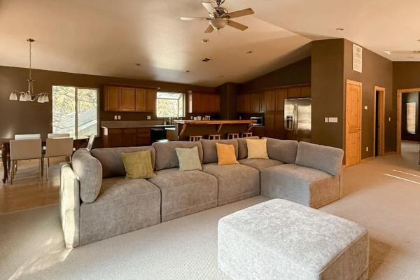 Ski-ready Tahoe Cabin With Mountain Views Close To Downtown Jetted Tub Wifi - South Lake Tahoe, CA