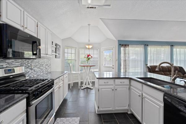 Lovely Leander Home - Leander, TX