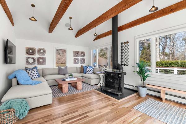 Waterfront Oasis With Game Room Newly Renovated - Orleans, MA