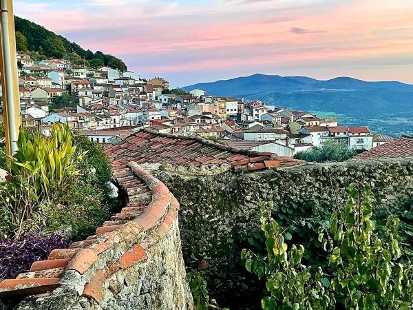 Espejo Del Tiétar - La Comodidad De Baños En Suite - Pedro Bernardo
