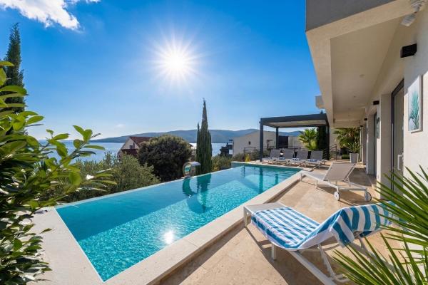 Villa White Palm Excelsior - Seget Vranjica