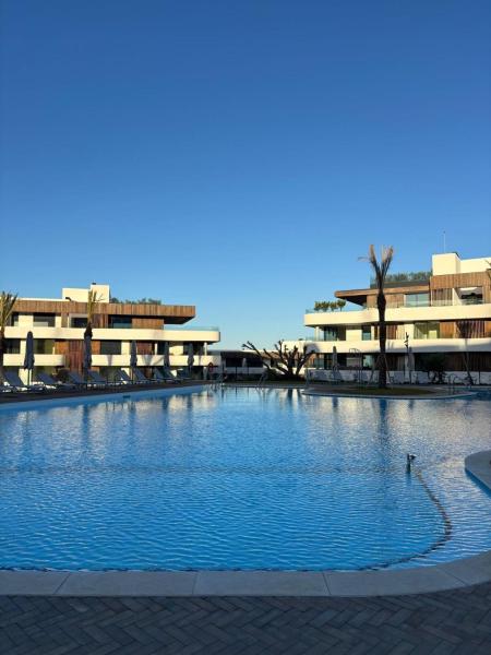 Luxury 3-bedroom Apartment In Village Verde - San Roque